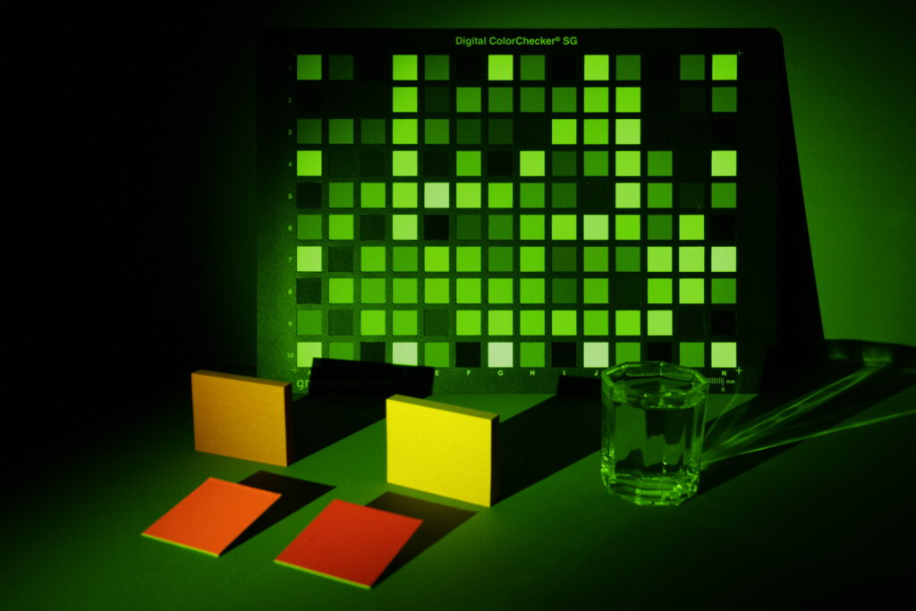 Affordable method for measuring fluorescence using Gaussian ... Affordable method for measuring fluorescence using Gaussian ...